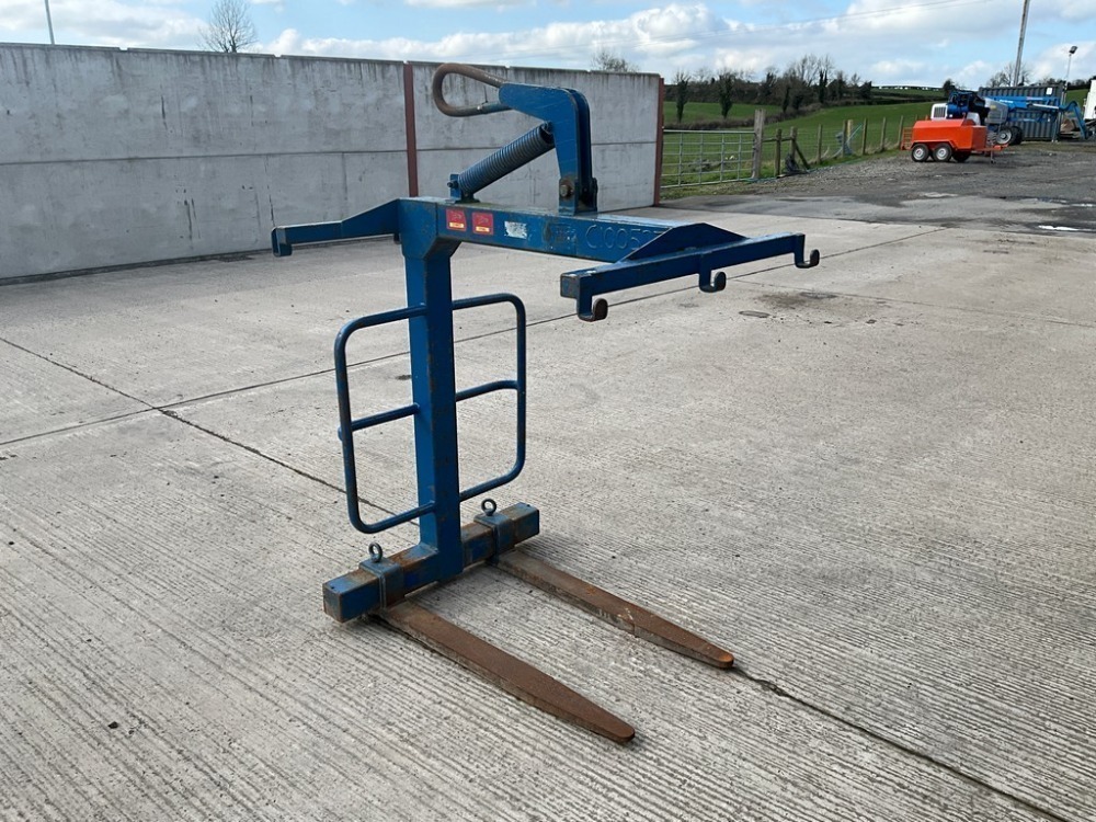 2000KG PALLET FORKS TO SUIT CRANE | MACHINERY I T253 | Mid Ulster Auctions