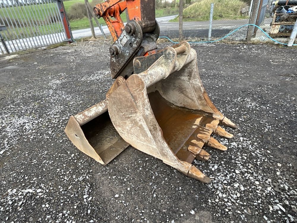 HITACHI ZAXIS ZX130 13 TON EXCAVATOR | GLEESON CONTRACTS I T260 | Mid ...