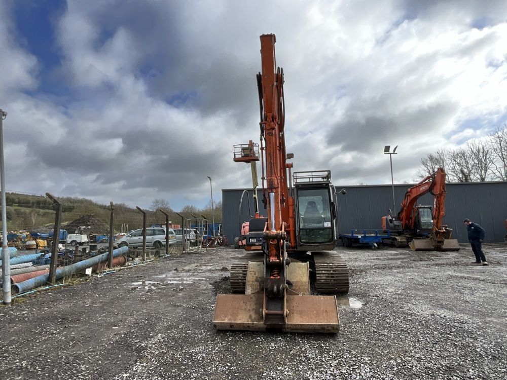 HITACHI ZAXIS ZX130 13 TON EXCAVATOR | GLEESON CONTRACTS I T260 | Mid ...