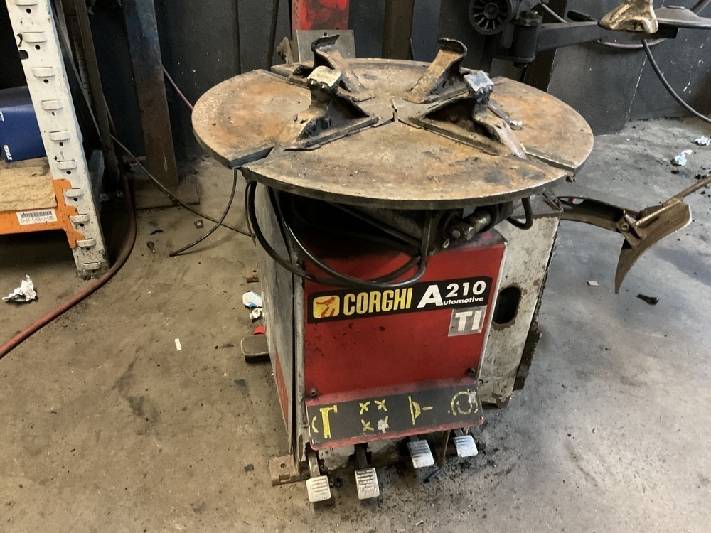 CORGHI A210 240v TYRE CHANGER MACHINE | KMC TYRES I T261 | Mid Ulster ...
