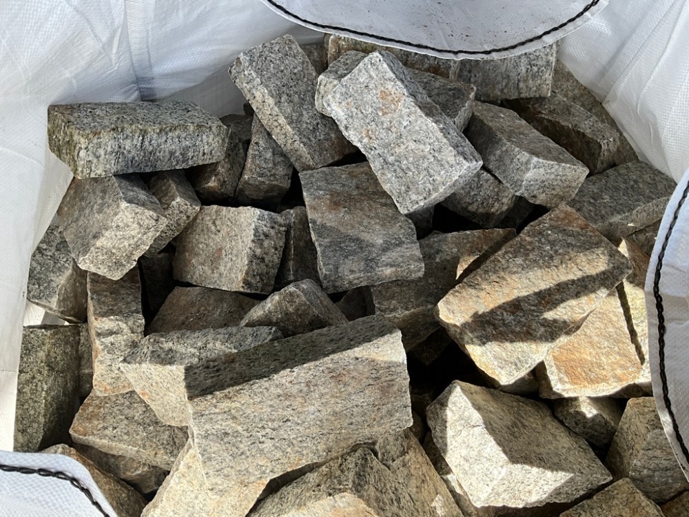 APPROX. 200No.SILVER GRANITE COBBLES 200mm x 100mm x 50mm | PAVING ...