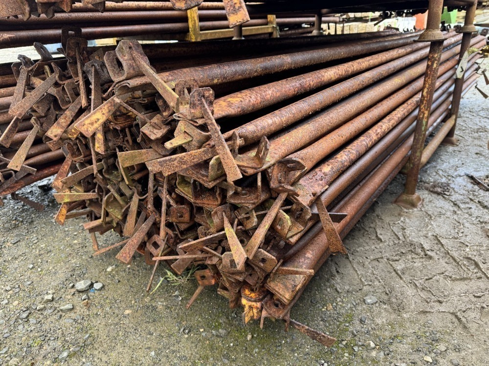 METAL STILLAGE TO INC. APPROX. 60No. 12ft BRACE BARS | MACHINERY I T303 ...