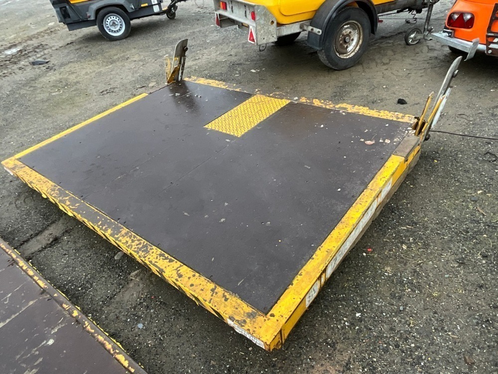 APPROX. 8ft x 6ft HEAVY DUTY FLOOR SECTION | MACHINERY I T325 | Mid ...
