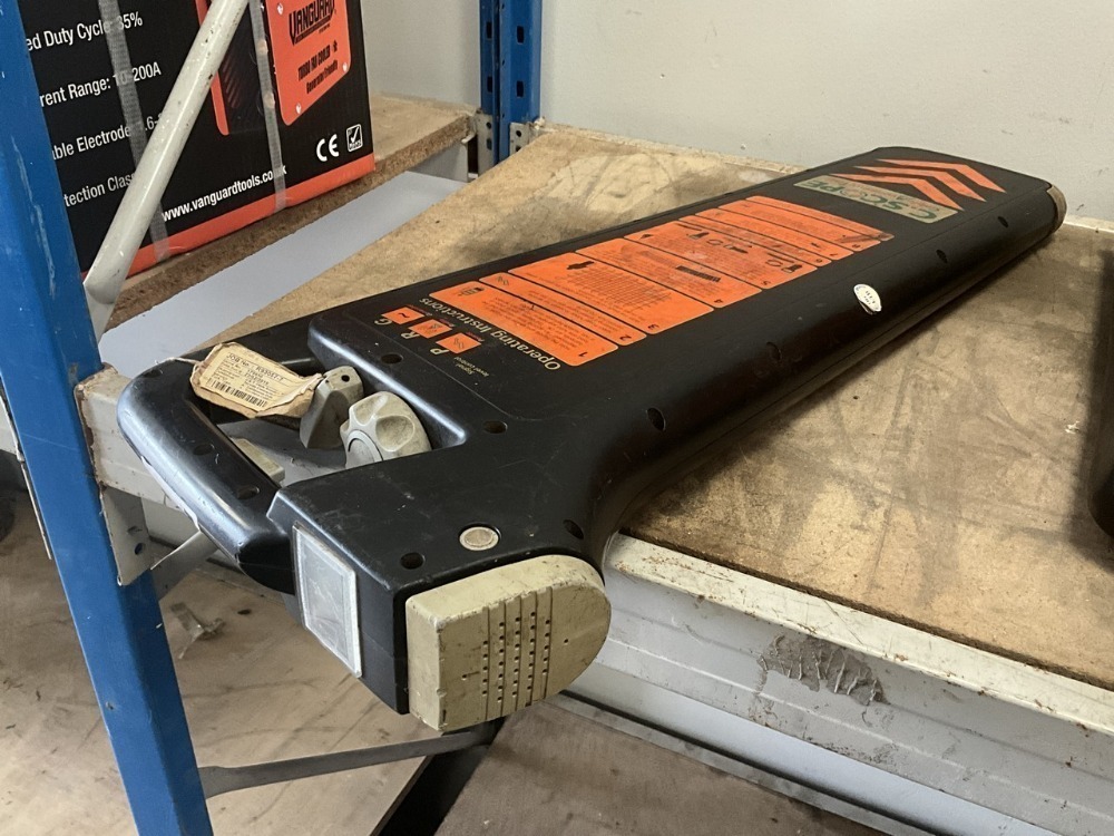 CAT CABLE DETECTOR | TOOLS | T218 | Mid Ulster Auctions